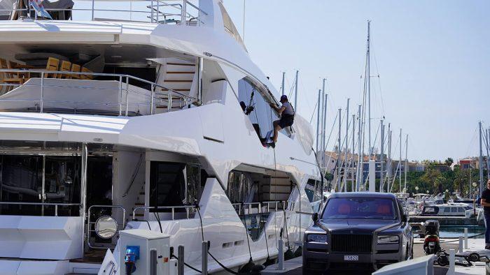 Become a Superyacht Deckhand - Flying Fish