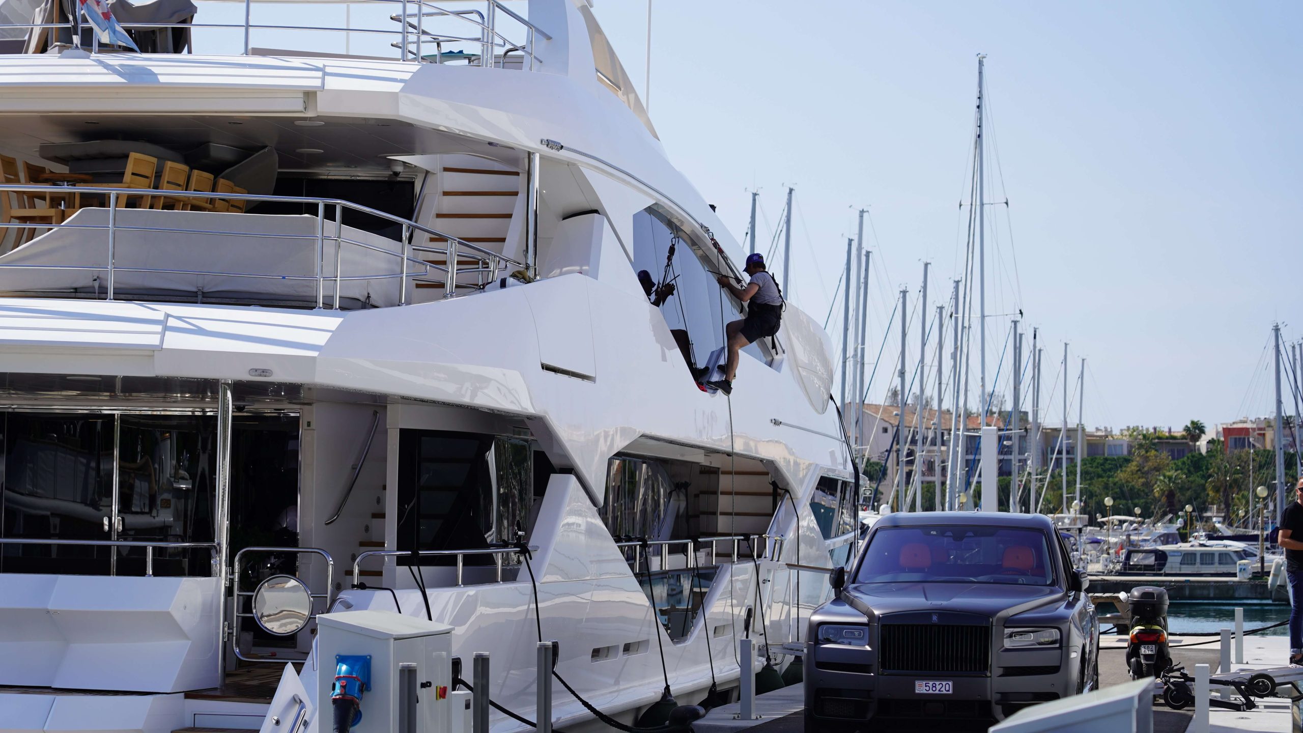 Become a Superyacht Deckhand - Flying Fish